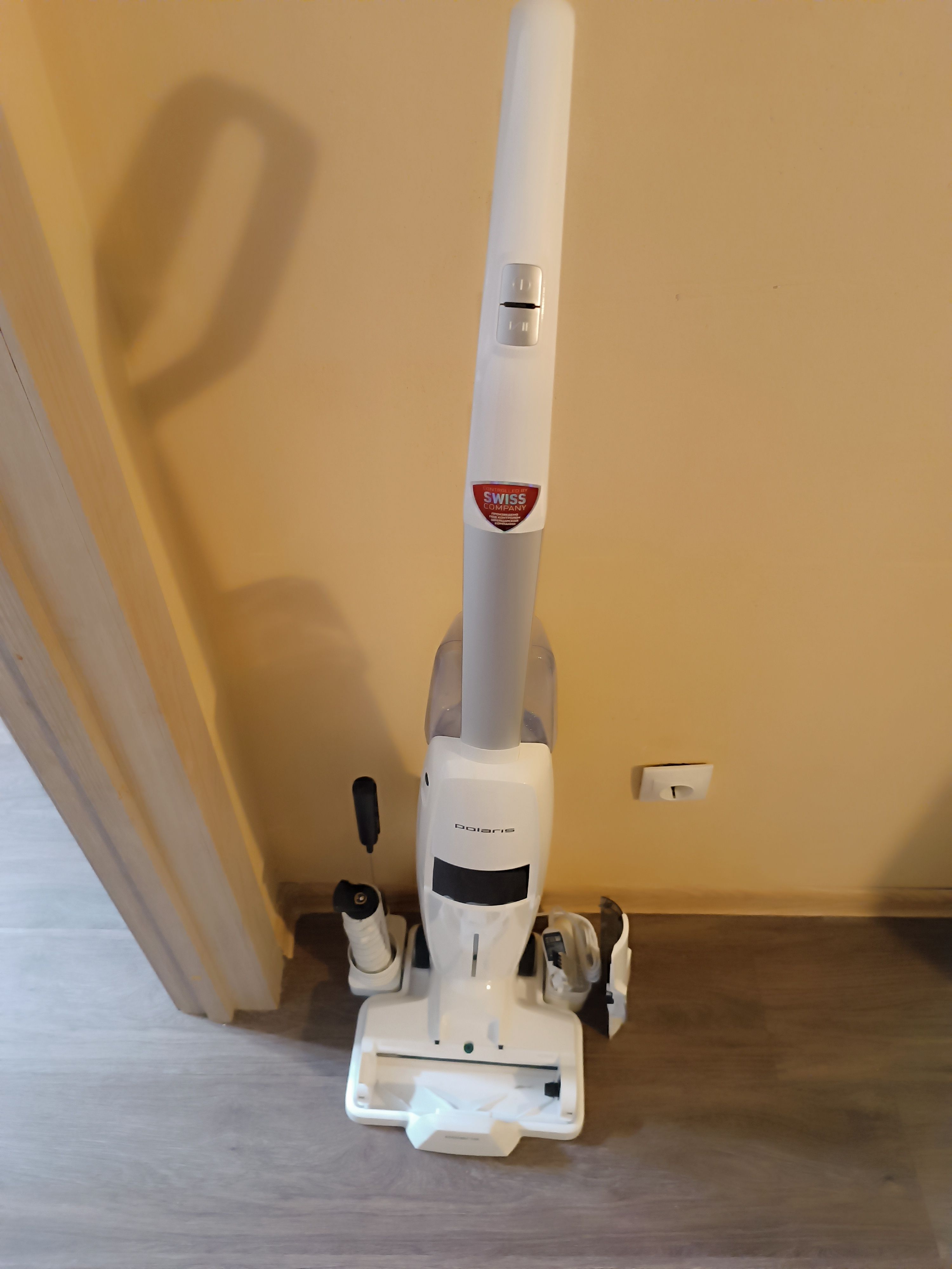 Пылесос моющий портативный Polaris PVCW 4050 Белый – купить недорого с ...